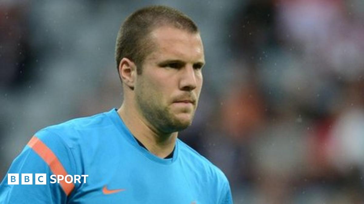 Ron Vlaar completes move to Aston Villa from Feyenoord - BBC Sport