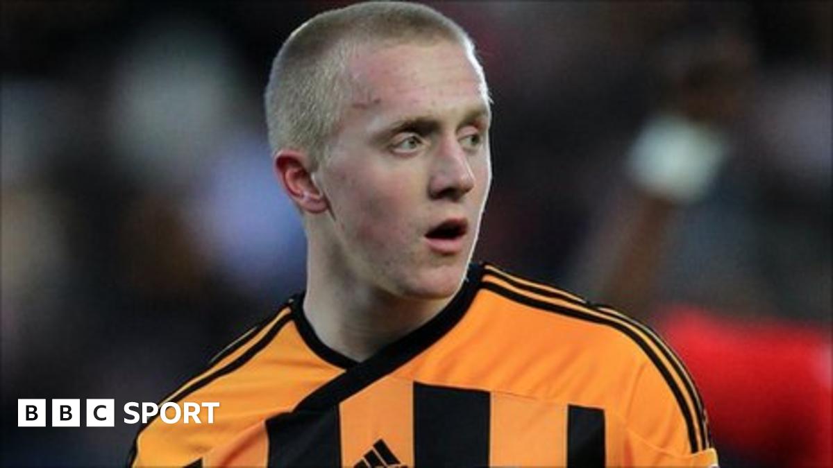 Bury complete signings of Craig Jones and Mark Cullen - BBC Sport