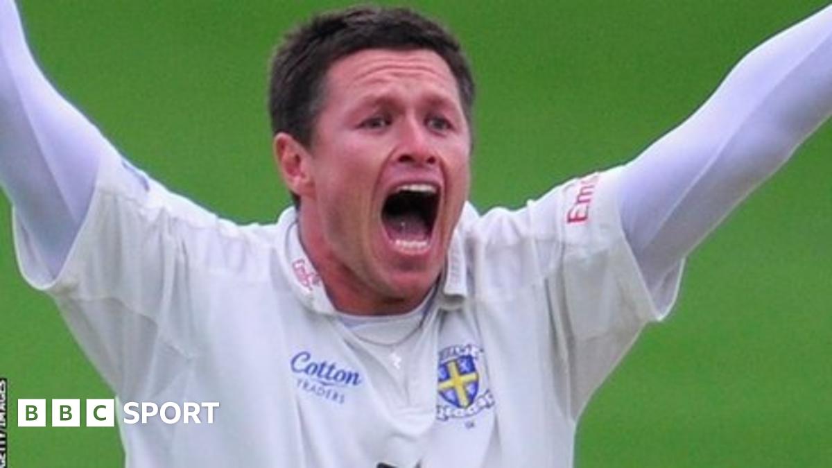 Mitchell Claydon extends Durham contract - BBC Sport