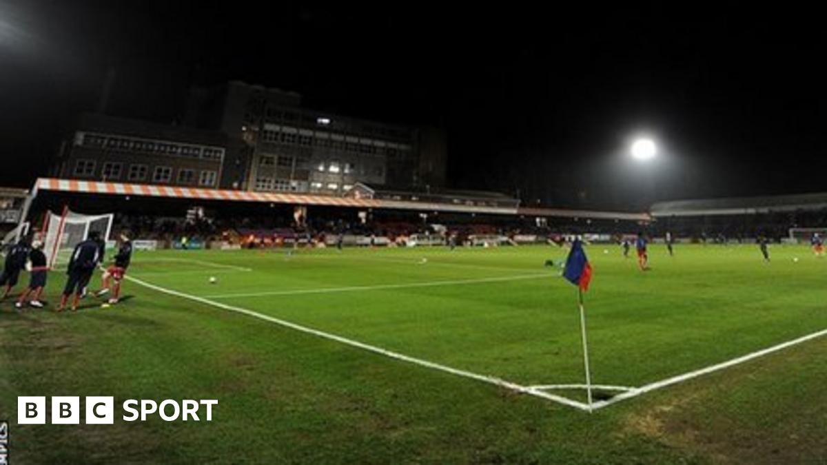 Aldershot Town sign young midfielder Harry Cooksley - BBC Sport