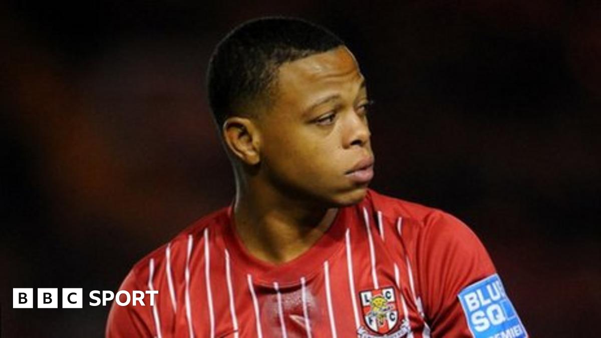 Woking sign Sam Beasant and Gavin McCallum - BBC Sport