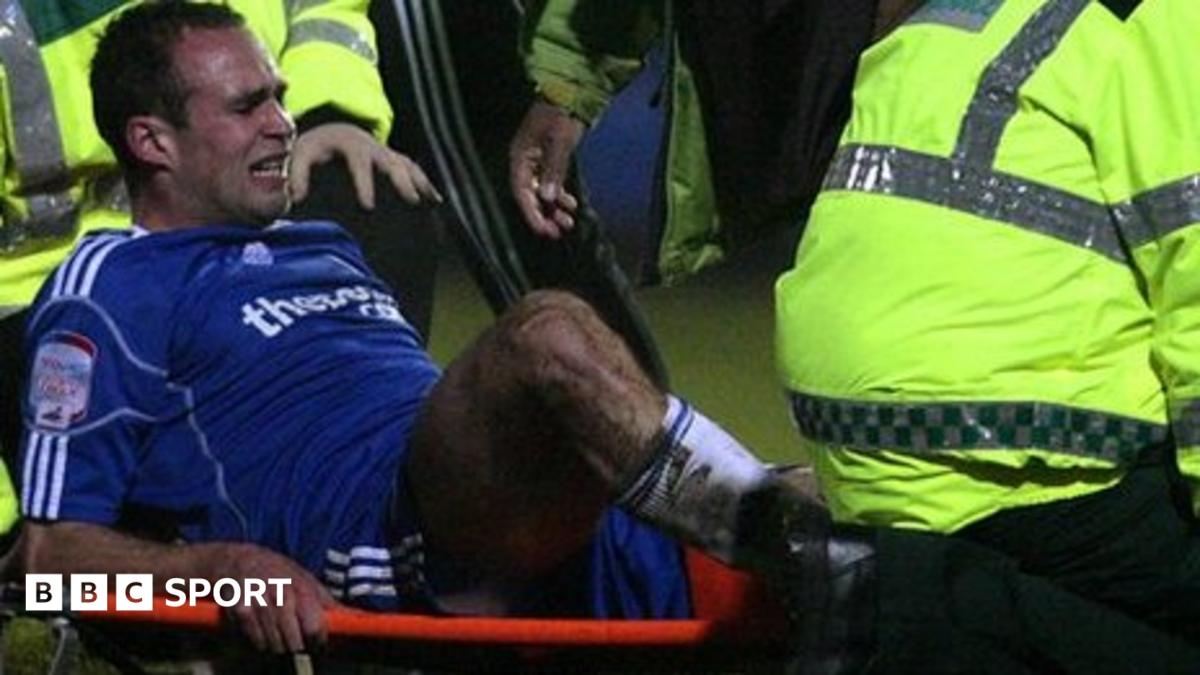 Dave Hibbert: Knee injury ends Peterborough striker's career - BBC Sport