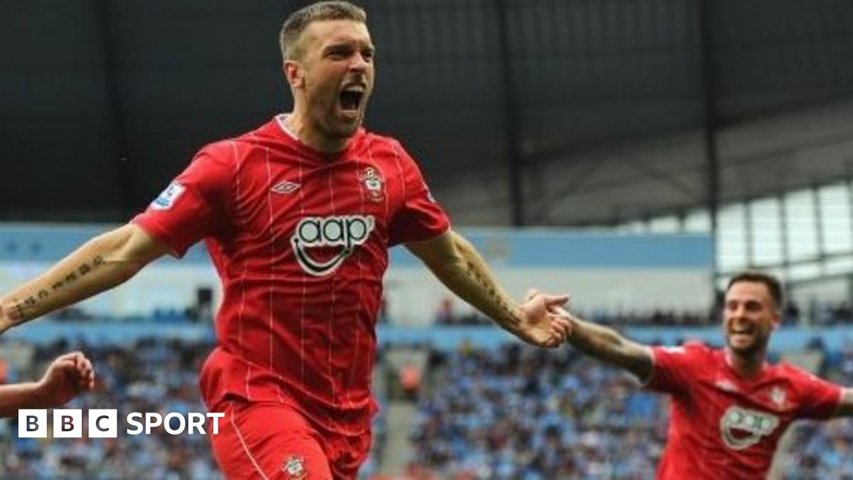 Southampton boss Adkins defends starting Rickie Lambert on bench - BBC ...