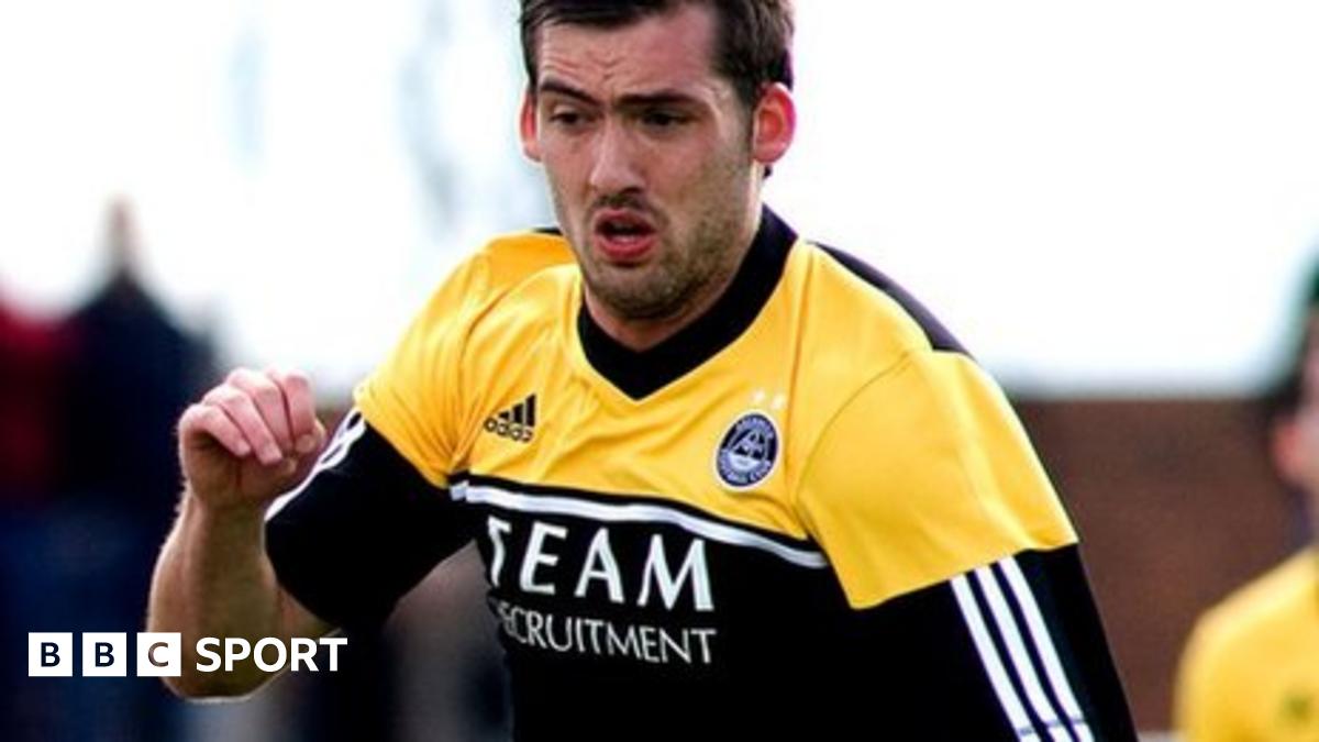 Aberdeen release striker Michael Paton - BBC Sport