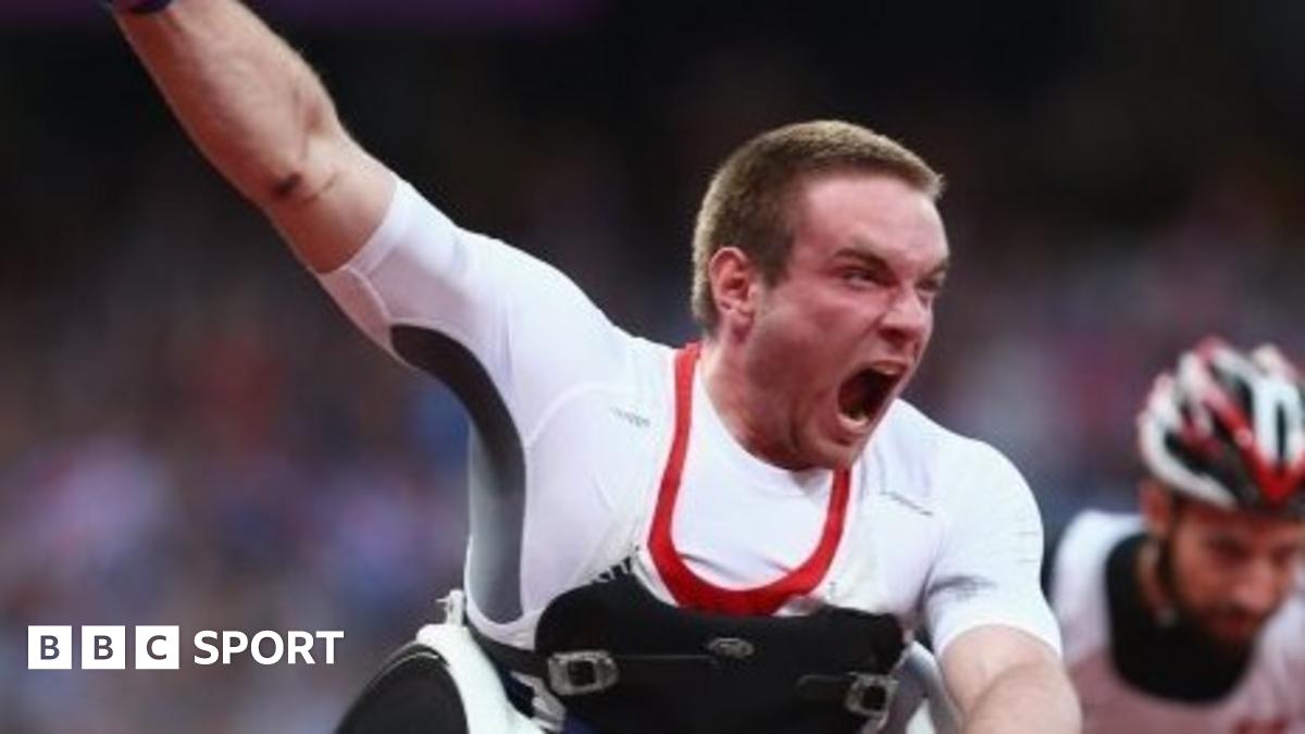 Paralympics 2012: Mickey Bushell wins 100m T53 gold - BBC Sport