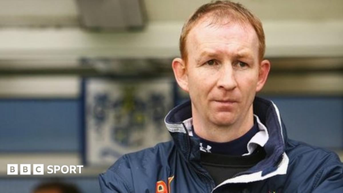 Scunthorpe manager Alan Knill suffers squirrel accident - BBC Sport