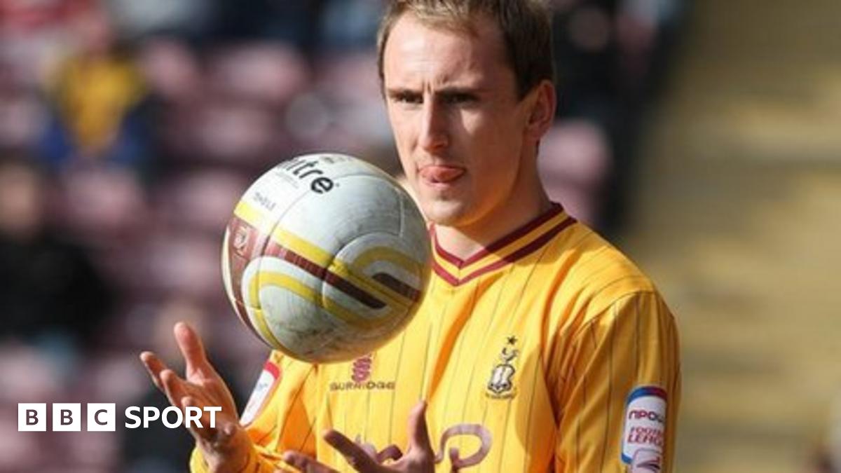 Luke O'Brien extends Oxford United contract - BBC Sport