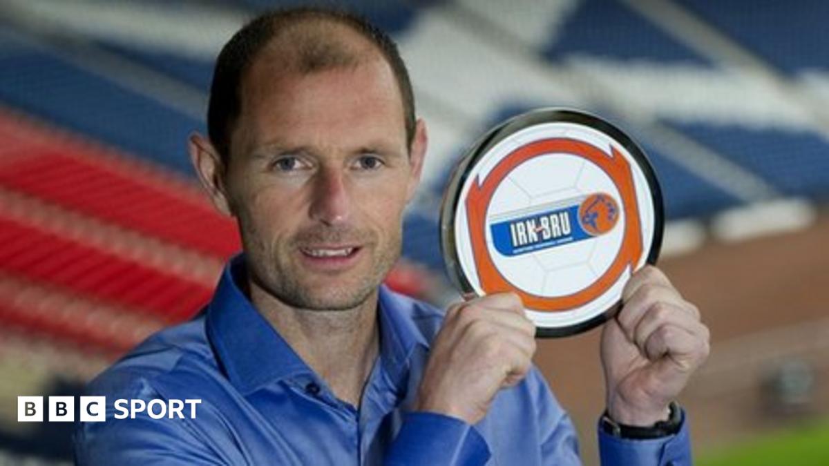 Queen of the South's Allan Johnston wins manager award - BBC Sport