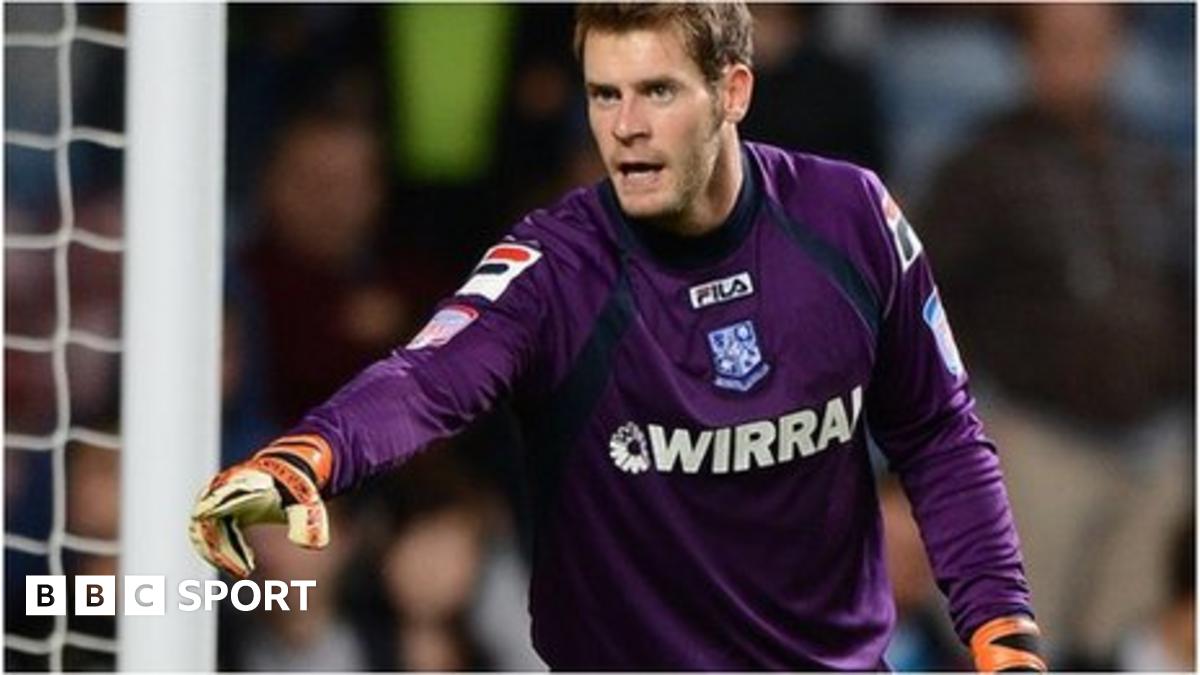 Owain Fon Williams hopes fine form catches Chris Coleman's eye - BBC Sport
