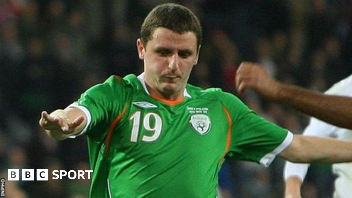 Republic cap Alex Bruce handed Northern Ireland call-up - BBC Sport