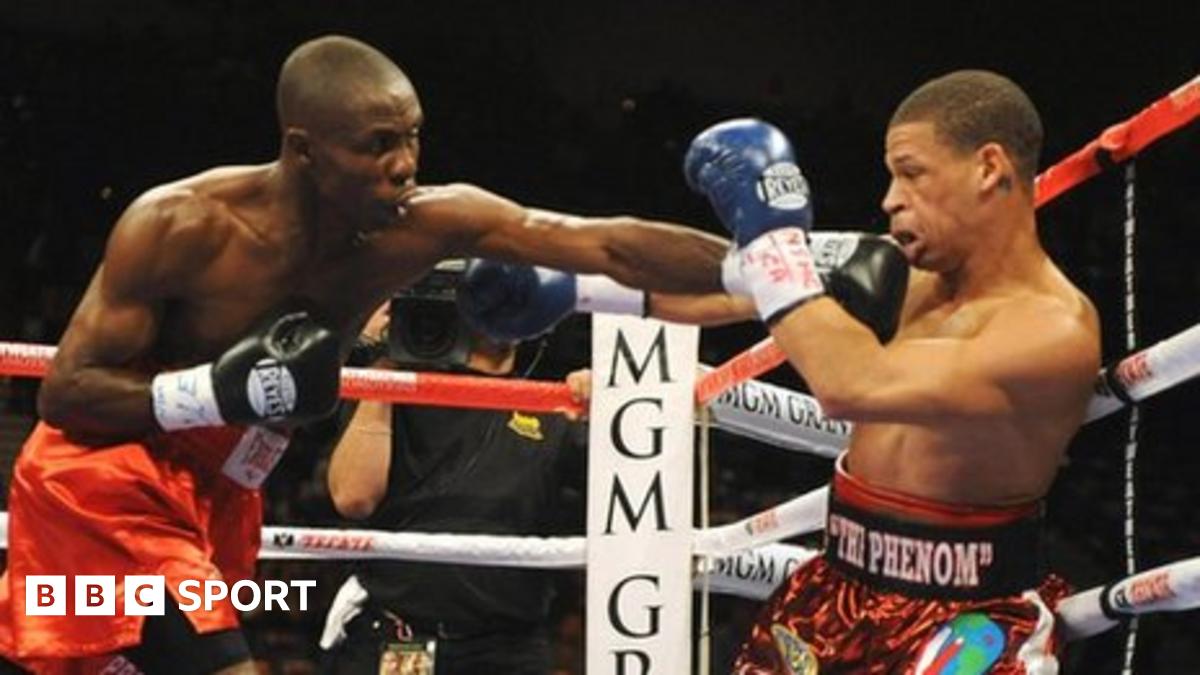 Cruz becomes first boxer to come out as gay - BBC Sport