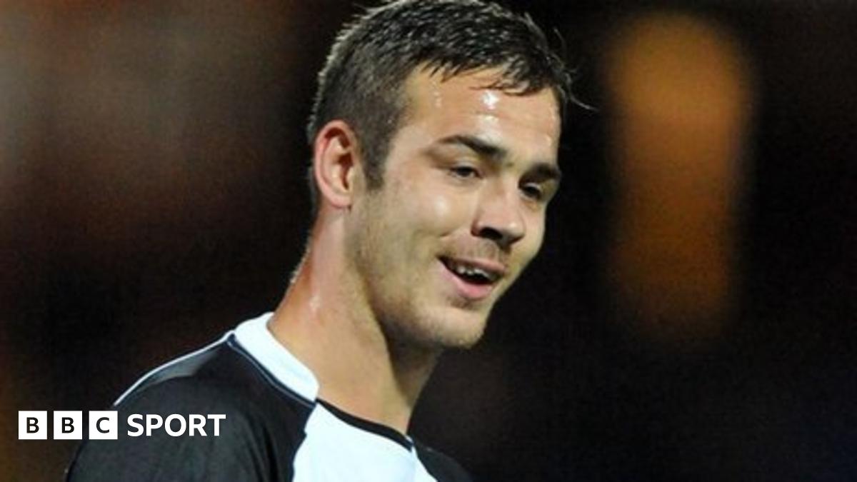 Port Vale striker Tom Pope pleased with his supply line - BBC Sport
