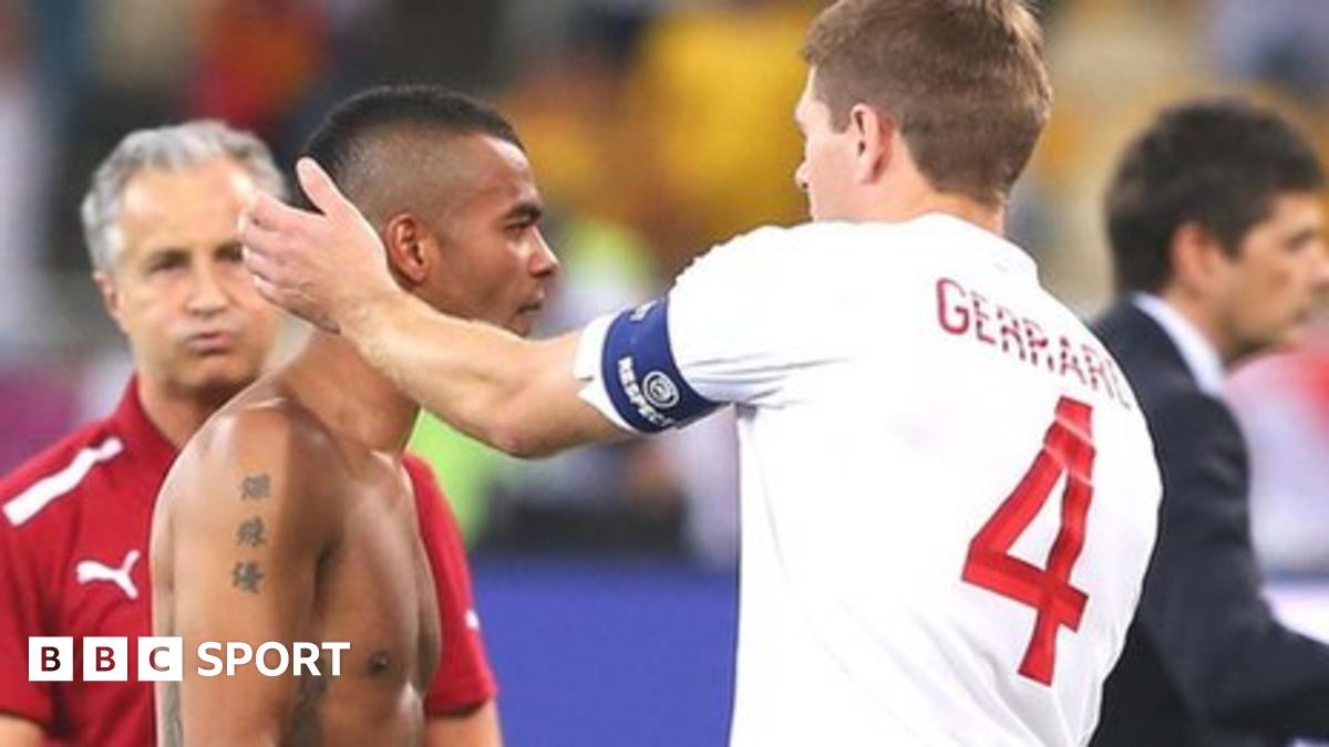 Ashley Cole: Steven Gerrard says enjoy his talents - BBC Sport