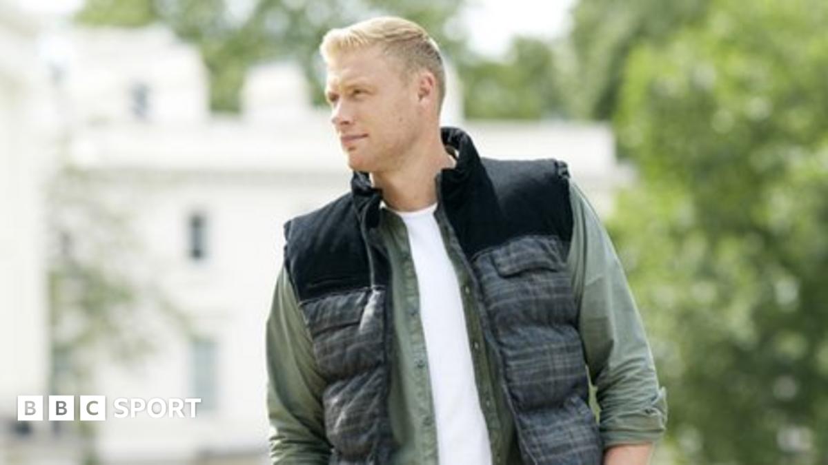 Andrew Flintoff prepares for professional boxing debut - BBC Sport