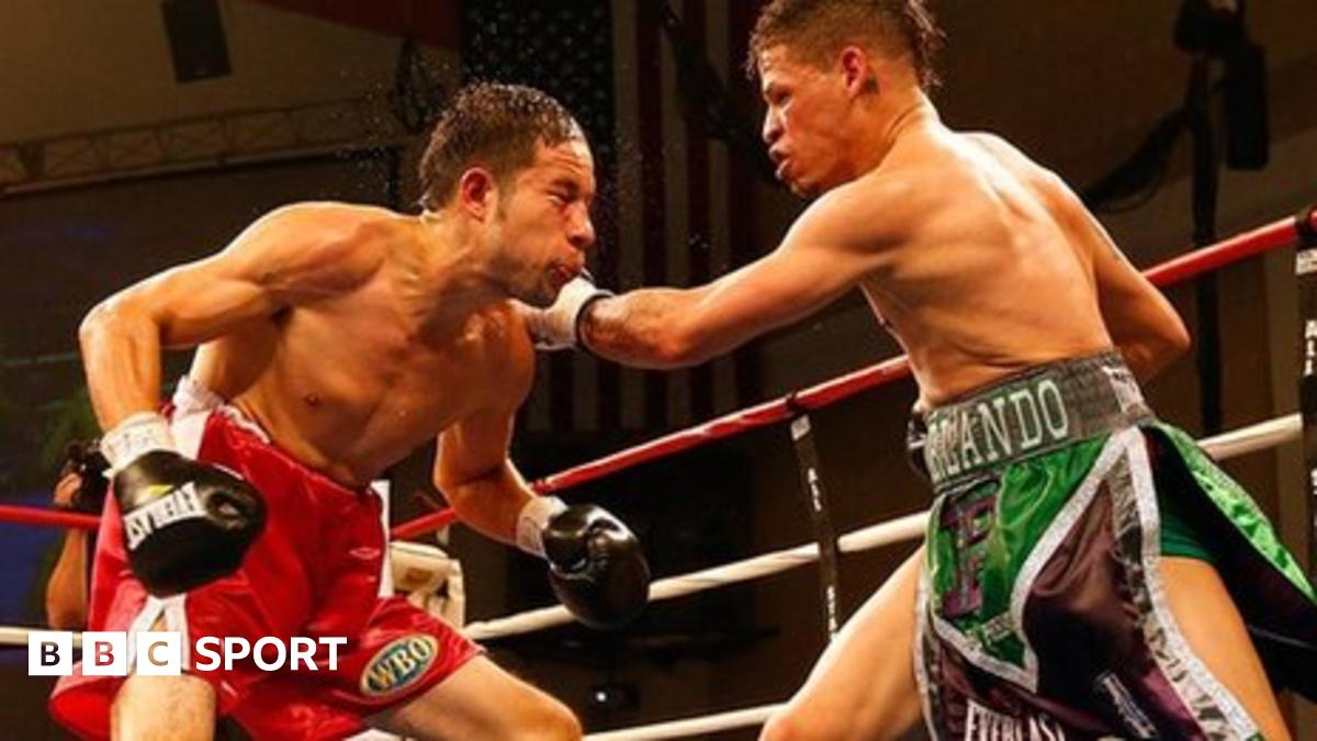 Gay boxer Orlando Cruz defeats Jorge Pazos in Florida - BBC Sport