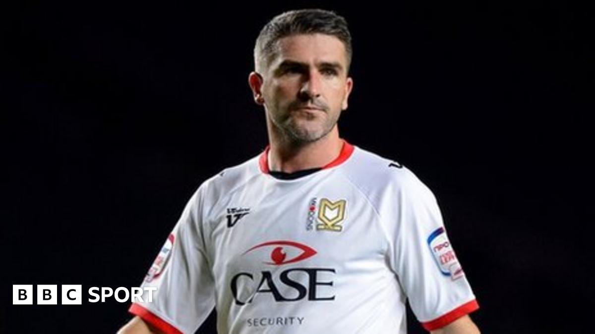 Crewe Alexandra: Steve Davis reveals Ryan Lowe enquiry - BBC Sport