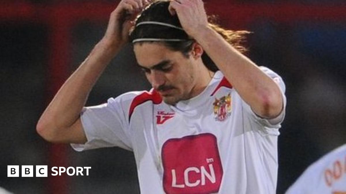 Stevenage's Rob Sinclair joins Aldershot Town on loan - BBC Sport
