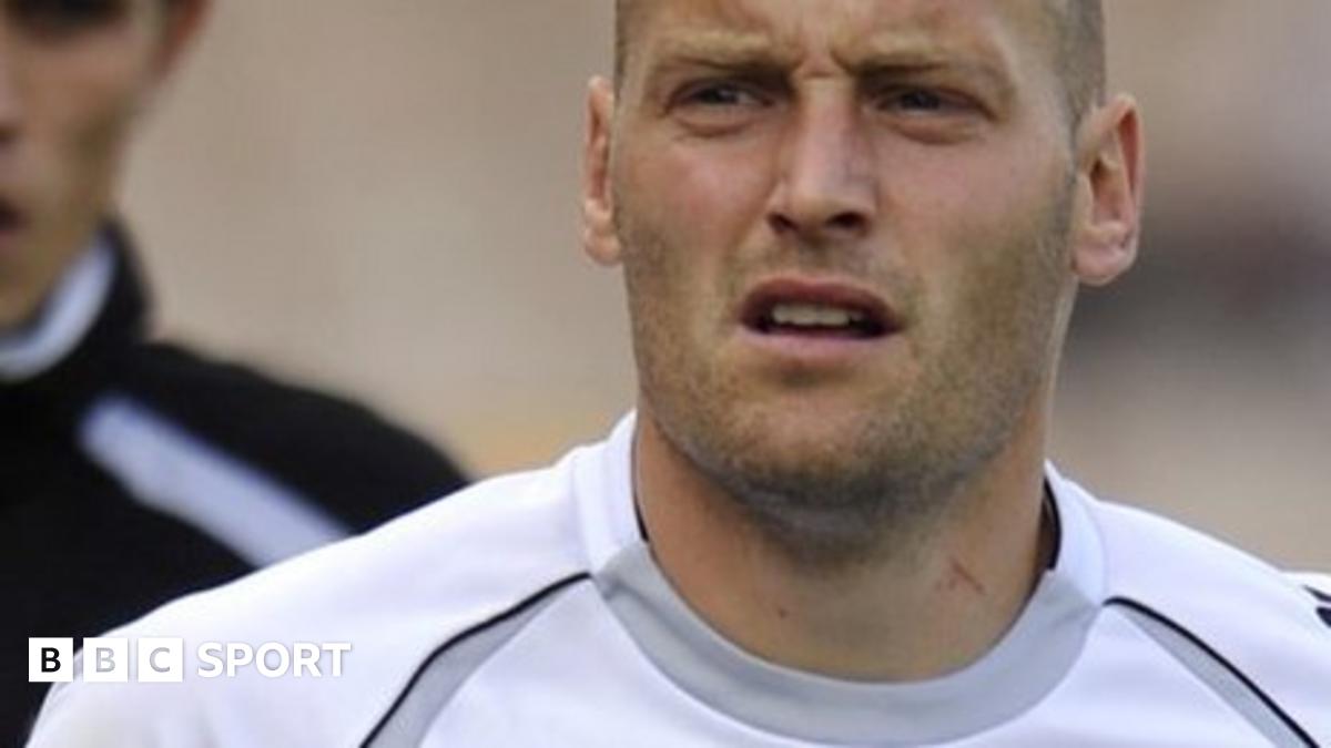 Gillingham captain Adam Barrett praises Callum Davies - BBC Sport