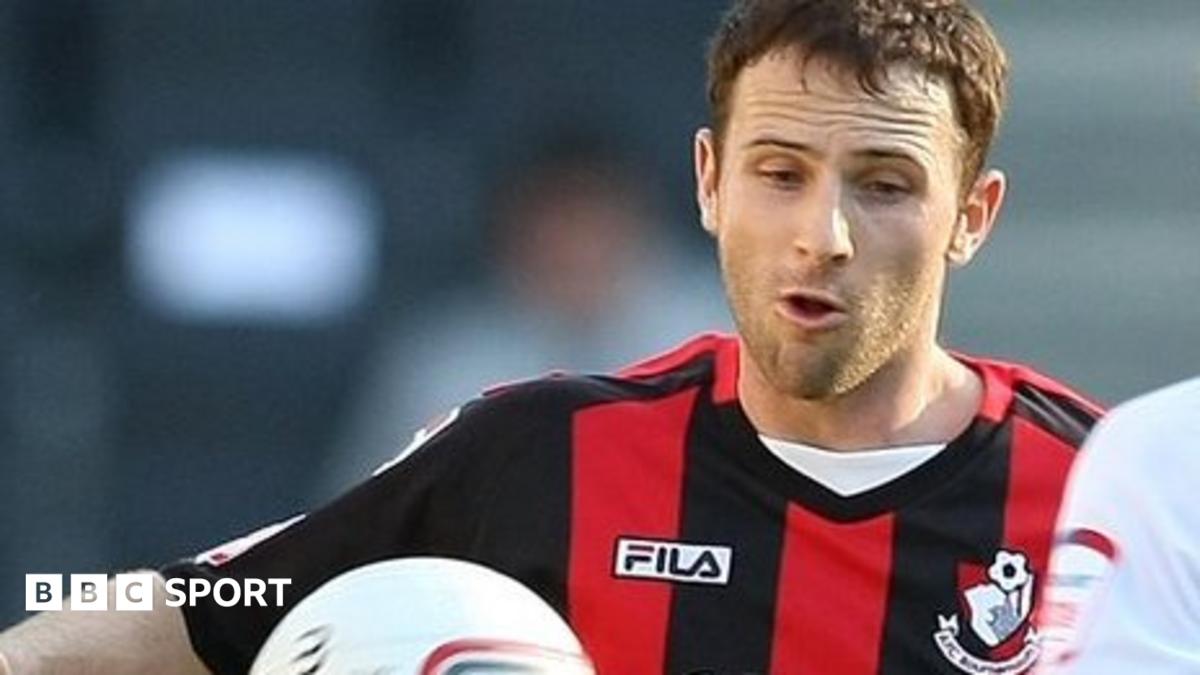 AFC Bournemouth: Marc Pugh signs new contract - BBC Sport