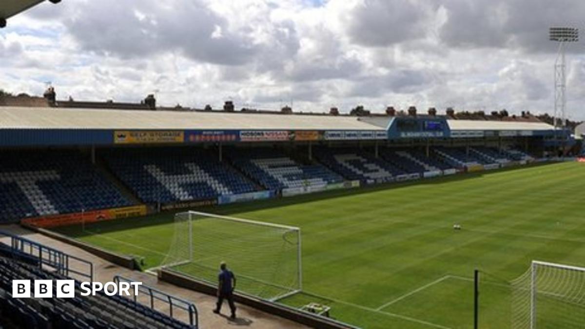 Gillingham youngster Josh Hare signs professional deal - BBC Sport