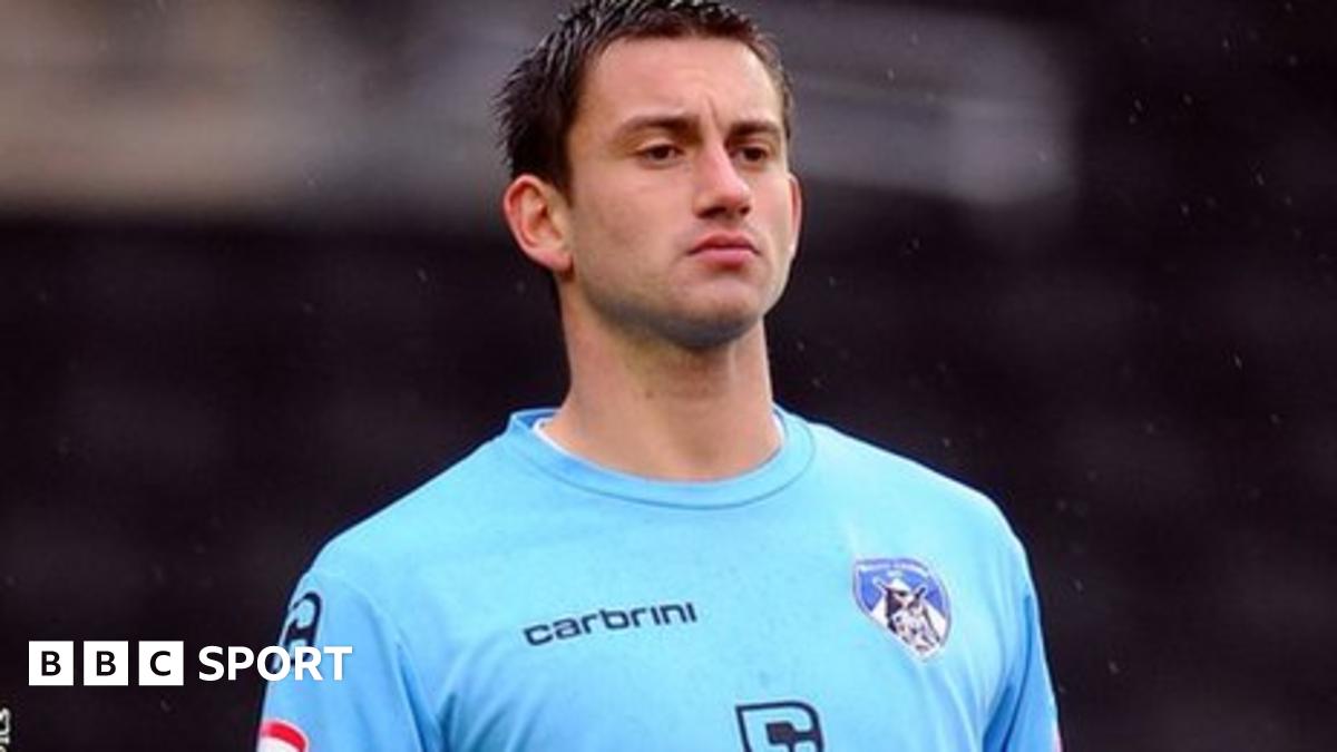 Portsmouth sign Alex Cisak and Jake Jervis - BBC Sport