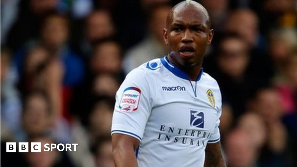 El-Hadji Diouf extends Leeds United deal - BBC Sport