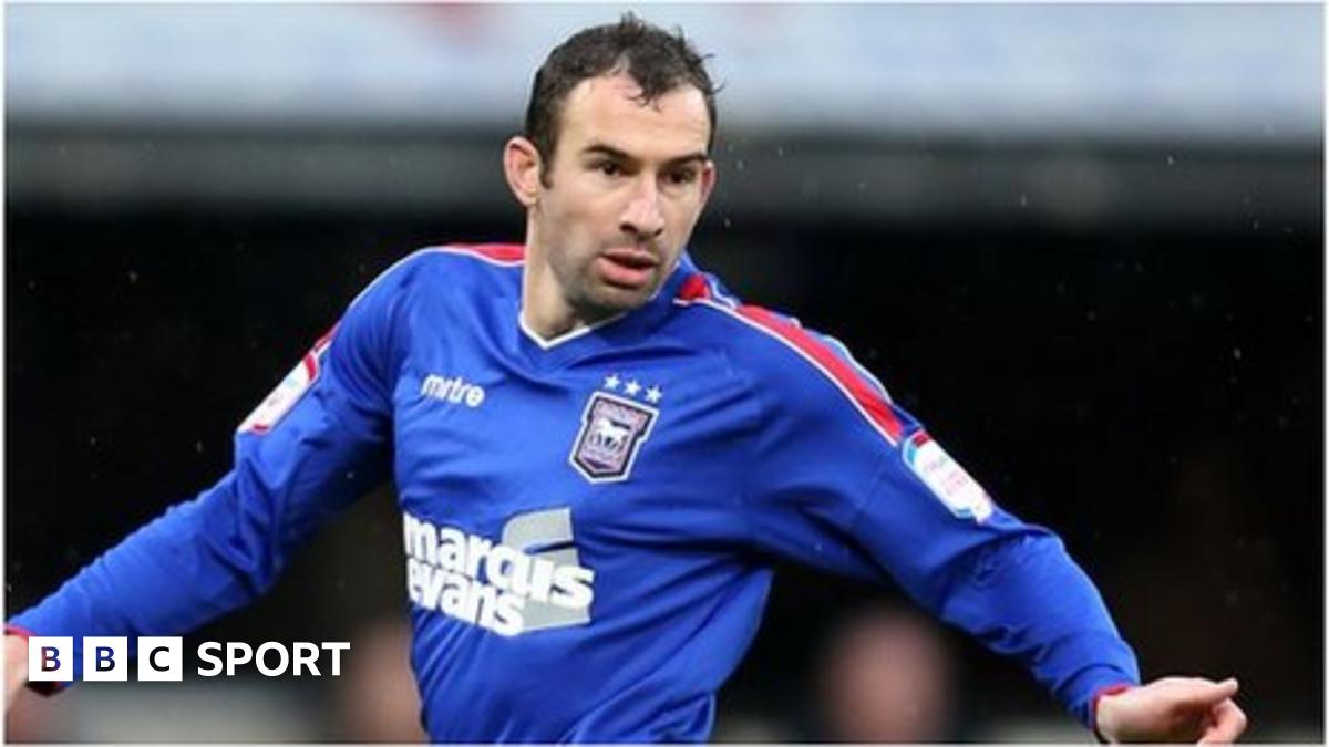 Ipswich Town hope to extend Danny Higginbotham deal - BBC Sport