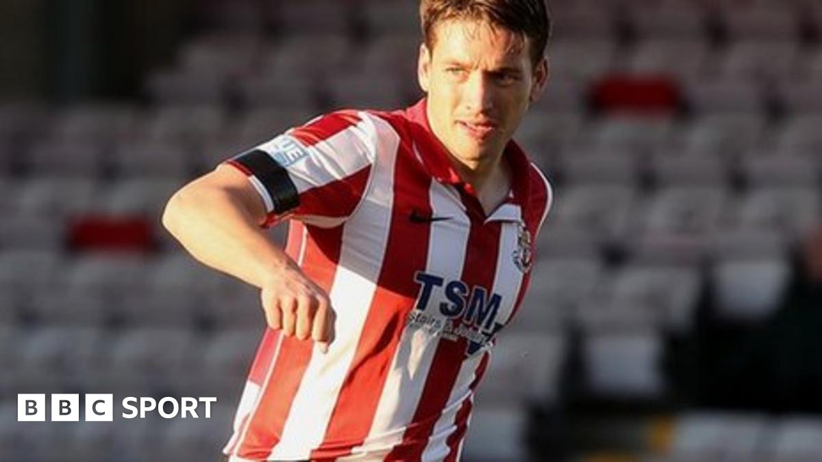 Peter Gilbert and David Preece extend Lincoln contracts - BBC Sport