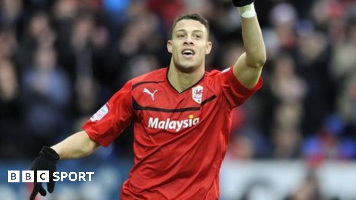 Olympic sprinter Darren Campbell helps Cardiff's Rudy Gestede - BBC Sport