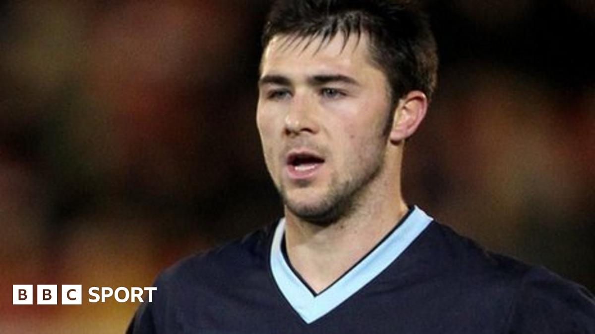 Charlie Austin injury not serious, says boss Sean Dyche - BBC Sport