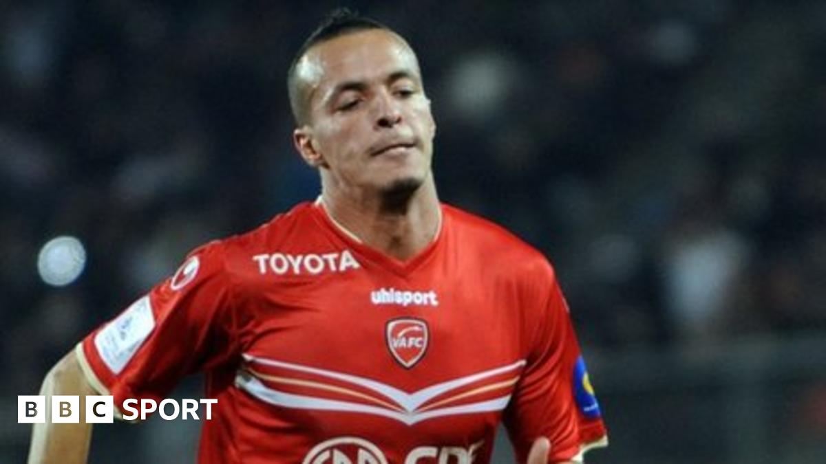 Marseille sign Algeria's Kadir - BBC Sport