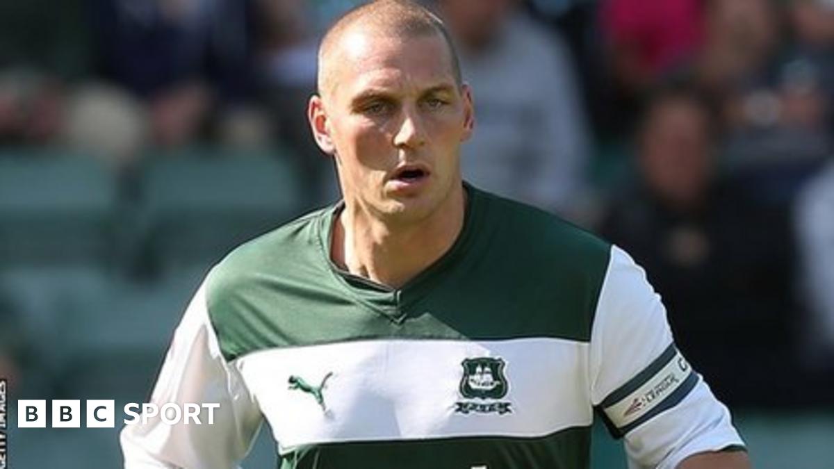 Darren Purse: Port Vale sign former Plymouth Argyle defender - BBC Sport