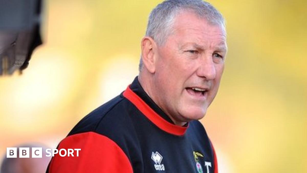 Terry Butcher: Inverness CT boss staying to make history - BBC Sport