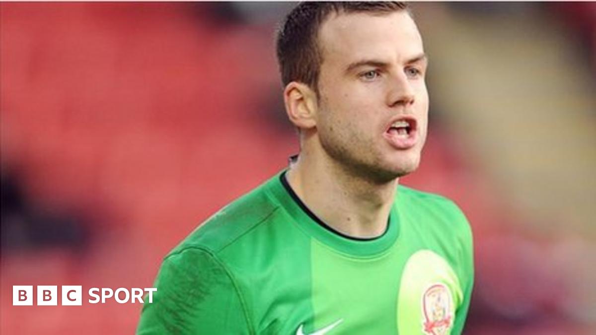 Luke Steele: Barnsley goalkeeper signs new contract - BBC Sport