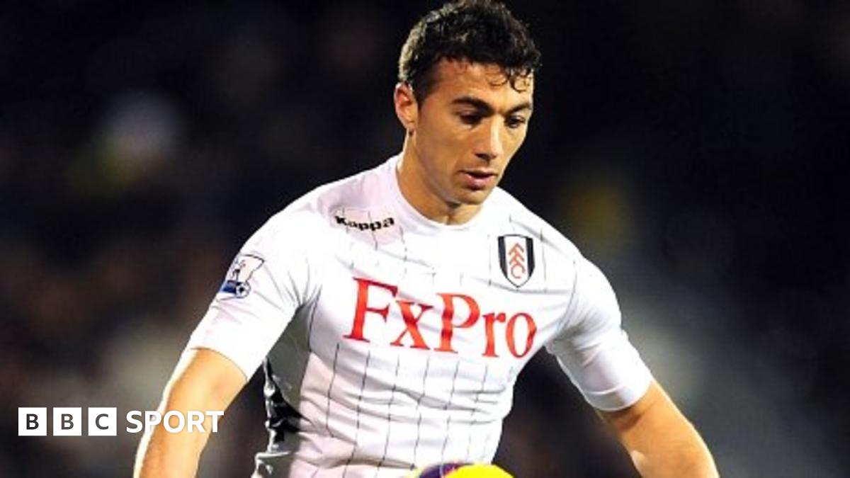 Stephen Kelly: Reading sign Fulham defender - BBC Sport