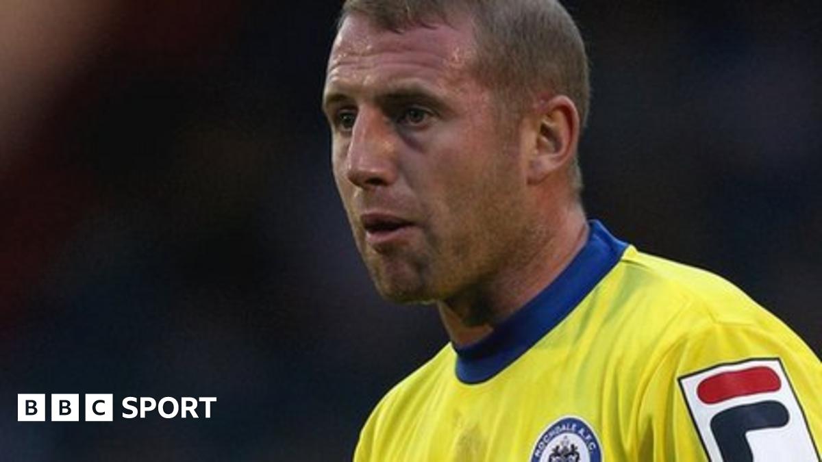 Ian Craney: Former Rochdale man looking for new club - BBC Sport