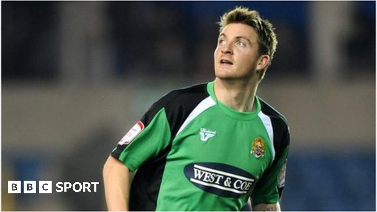 Michael Spillane joins Southend United from Dagenham - BBC Sport