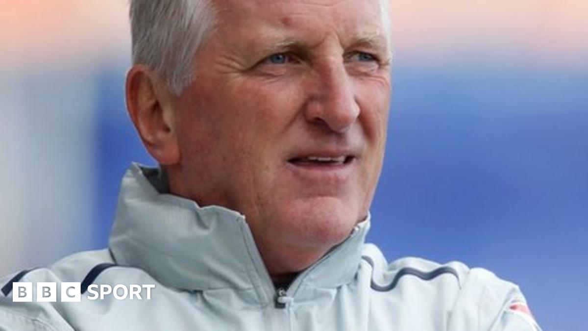 Ronnie Moore: Tranmere Rovers manager signs contract to 2015 - BBC Sport