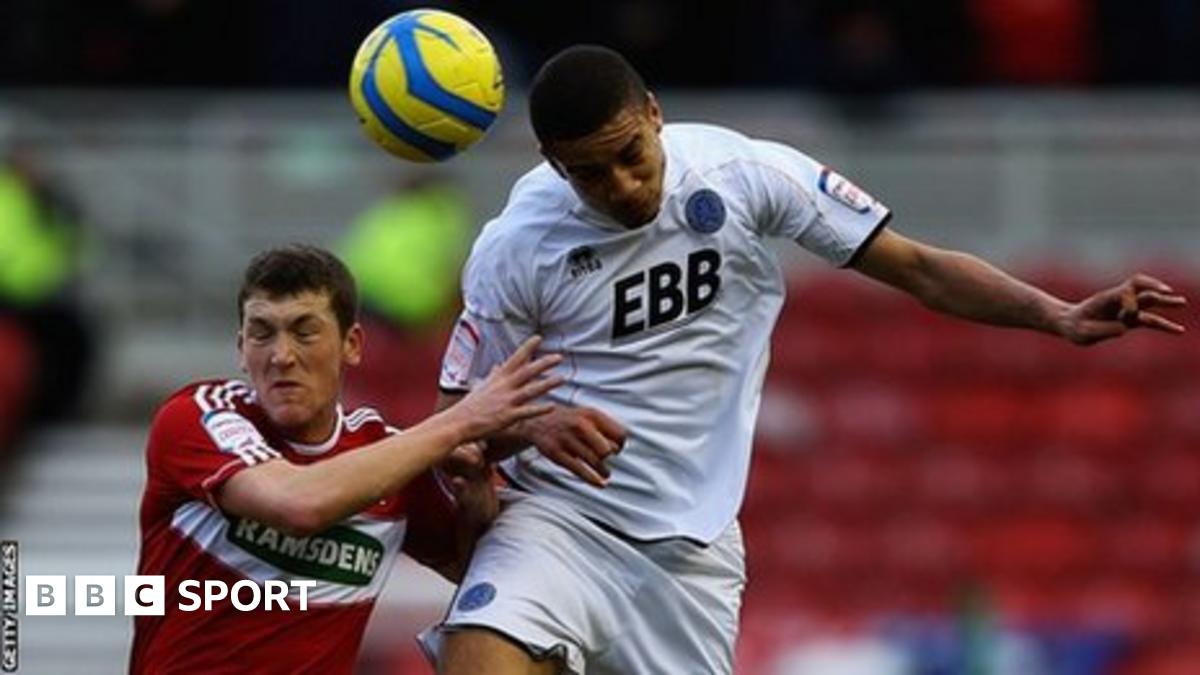 Reading's Michael Hector agrees Cheltenham Town loan - BBC Sport