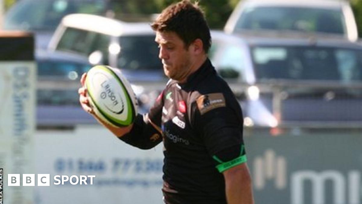 Launceston boss Cliff Rainford unhappy after Southend loss - BBC Sport