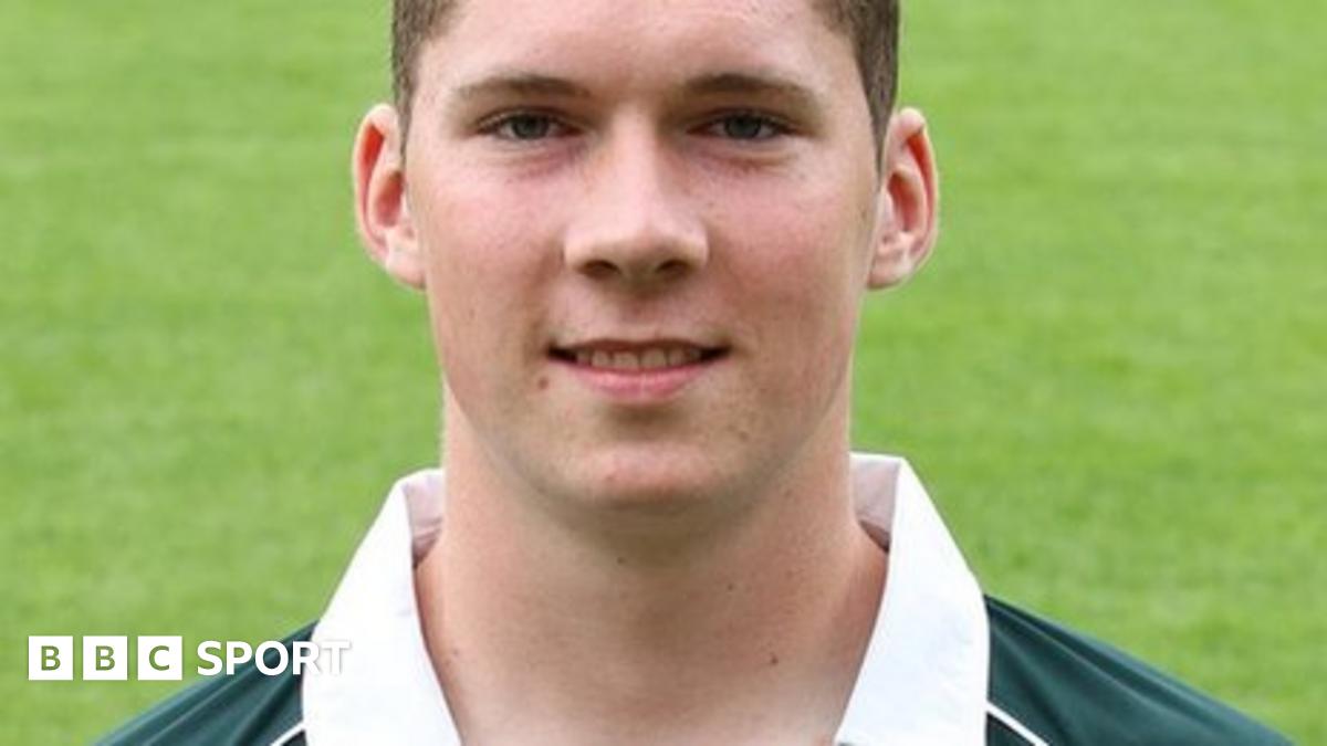 Fulham keeper Andrew Dawber joins Aldershot Town on loan - BBC Sport