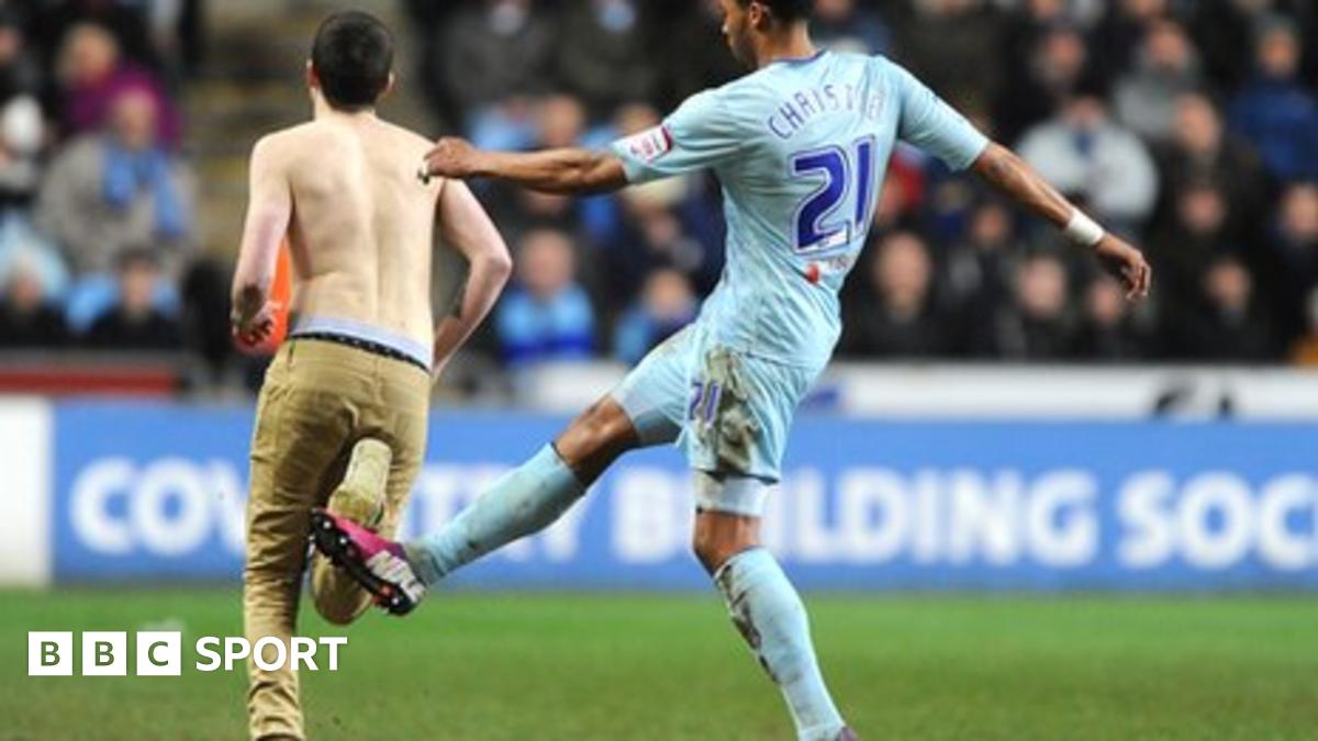 Coventry City: Cyrus Christie booking strange - Robins - BBC Sport