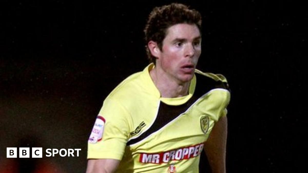 Hereford United: Andy Corbett extends loan from Burton - BBC Sport