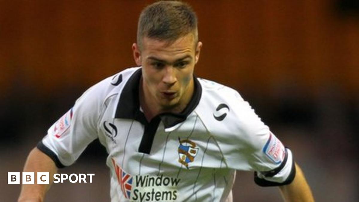 Port Vale: Tom Pope wants double promotion after signing new deal - BBC ...