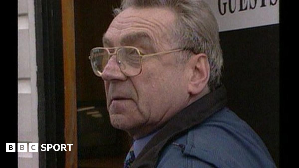 Port Vale: Former chairman Bill Bell dies, aged 81 - BBC Sport