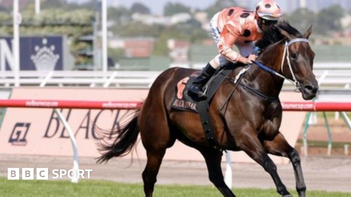 Black Caviar races to 23rd win on return from injury - BBC Sport