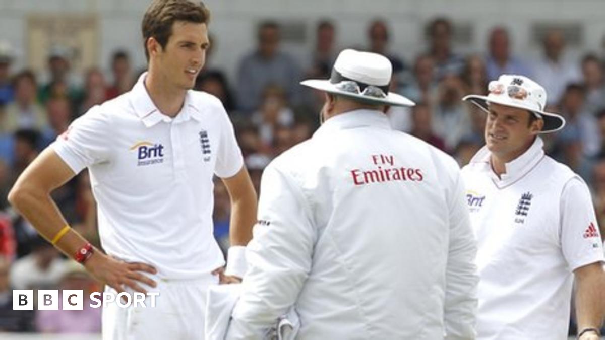 MCC changes no-ball law over breaking stumps while bowling - BBC Sport