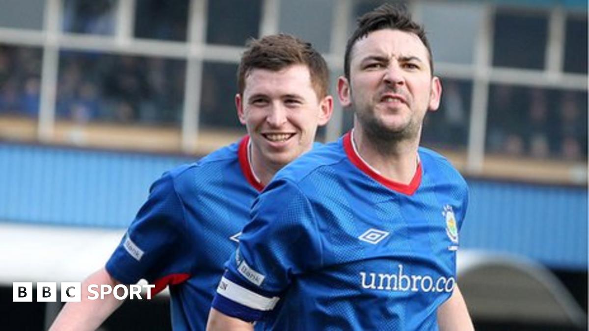 Irish Premiership: Linfield 2-0 Portadown - BBC Sport