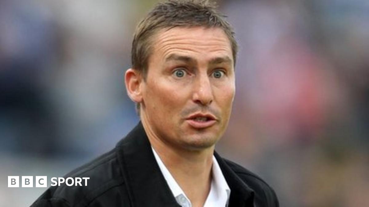 Aldershot: Andy Scott praises his players' attitudes - BBC Sport