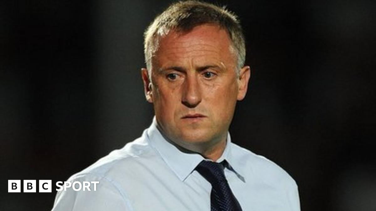 Cheltenham boss Mark Yates: League Two has no guarantees - BBC Sport